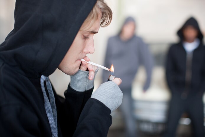 Man (25) die rijongeschikt was verklaard, betrapt achter het stuur ...