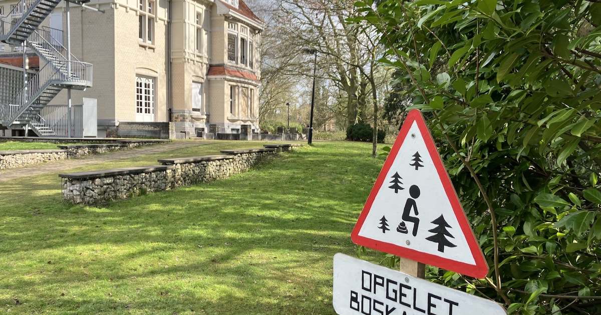 “Opgelet, boskakker”: Grappig ‘verkeersbord’ duikt op in Park ter ...