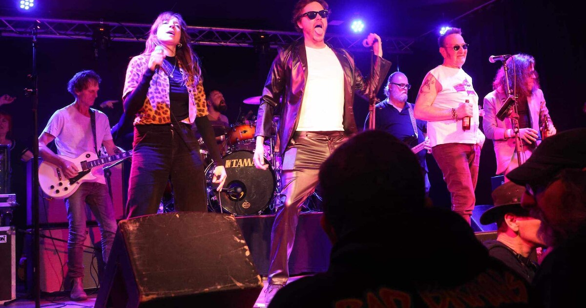 KIJK. Kortrijkse punk rock invasie met Definitivos en Sandinistas ...