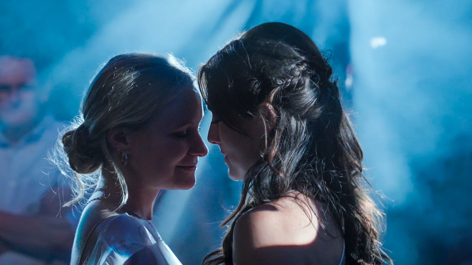 “Om eerlijk te zijn is hij niet meteen mijn type”: Maïté en onzekere militair Ian staan voor een ...