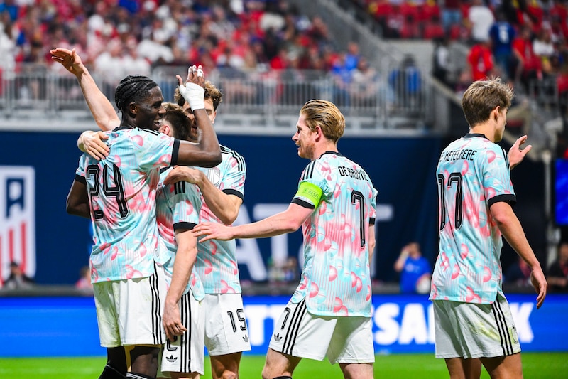 Courtois-soep met penaltyballetjes: dienstencentrum in Malle serveert ...