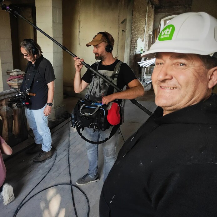 Leerlingen VTI Deinze op bezoek in Château Planckaert... om de ramen te ...