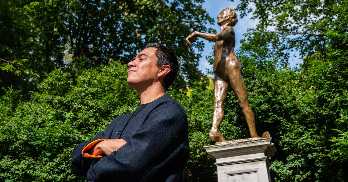 Colombiaanse kunstenaar stelt nieuwe sculptuur voor in Stadspark ...