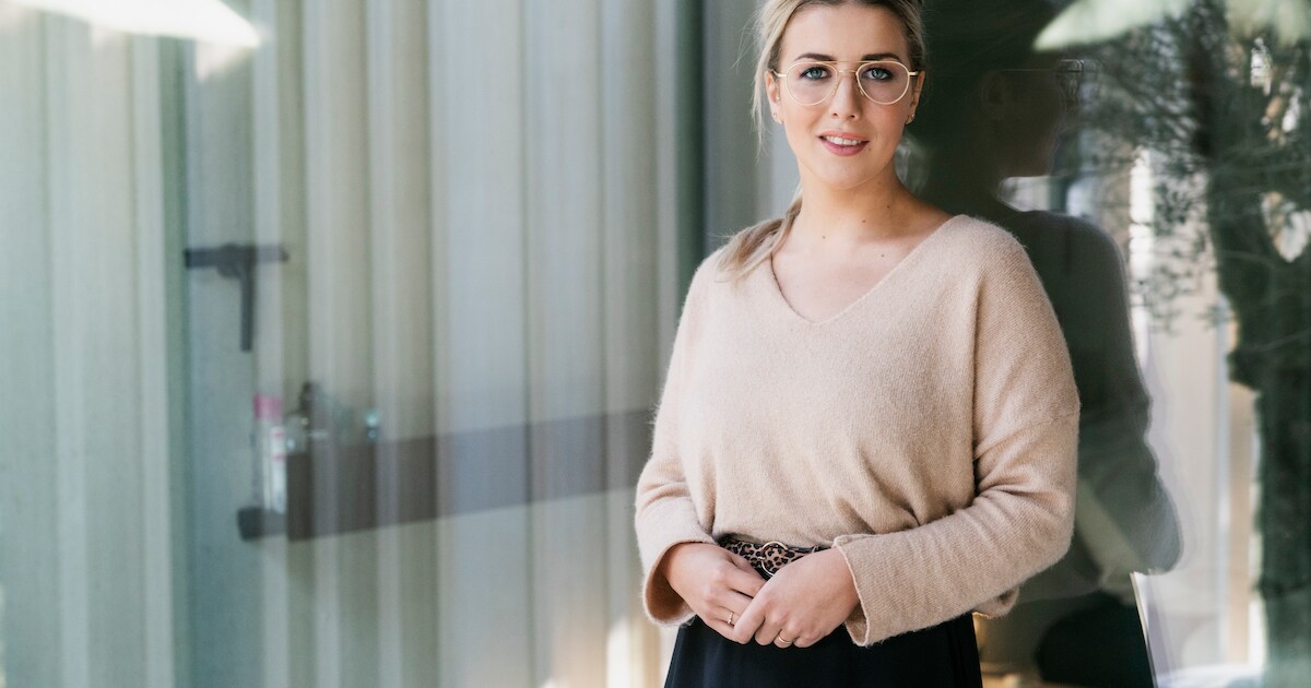 Laura uit ‘Blind getrouwd’ moet tweede huwelijk uitstellen: “Blijkbaar ...