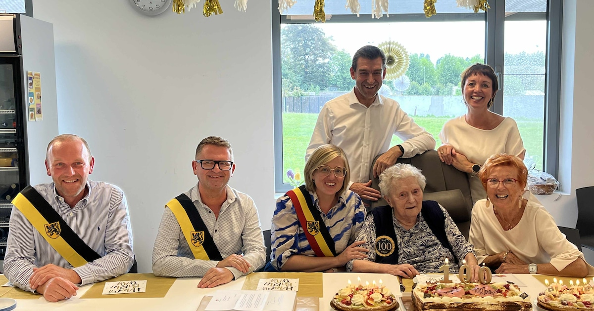 Esther blaast 100 kaarsjes uit | Oudenburg | HLN.be