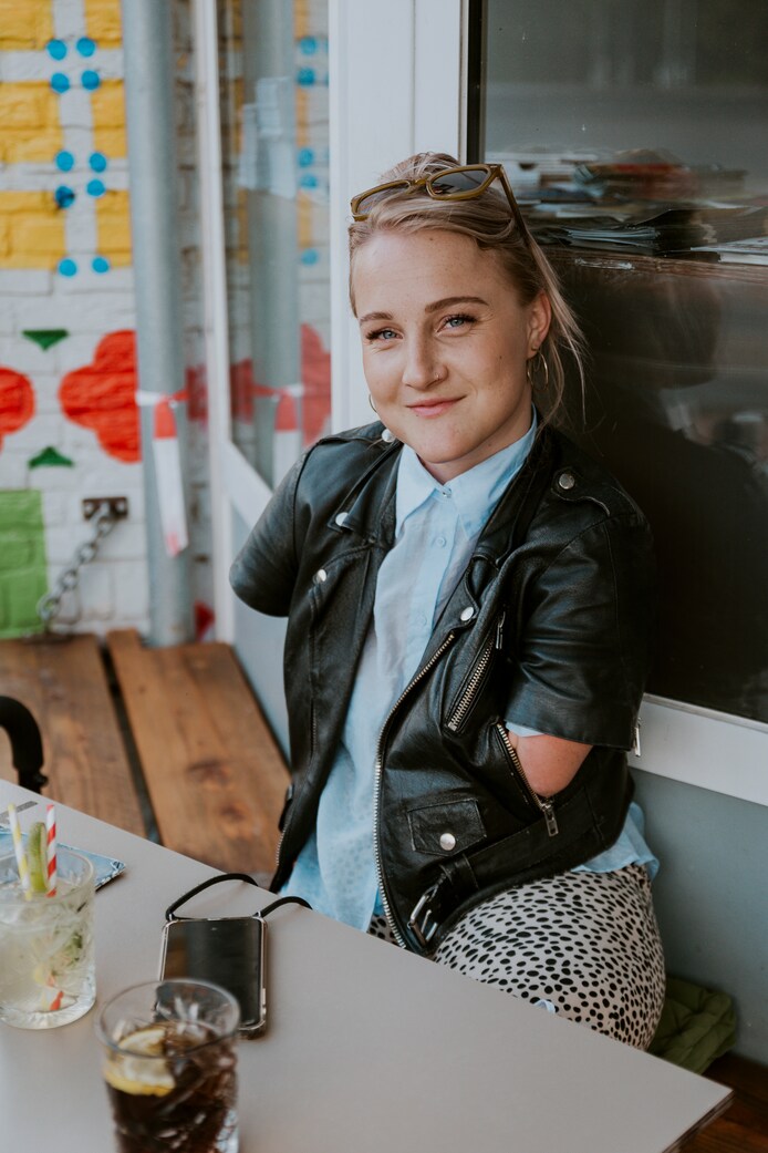 “Ik heb wél armen en benen, alleen hele kleintjes”: open gesprek met ...