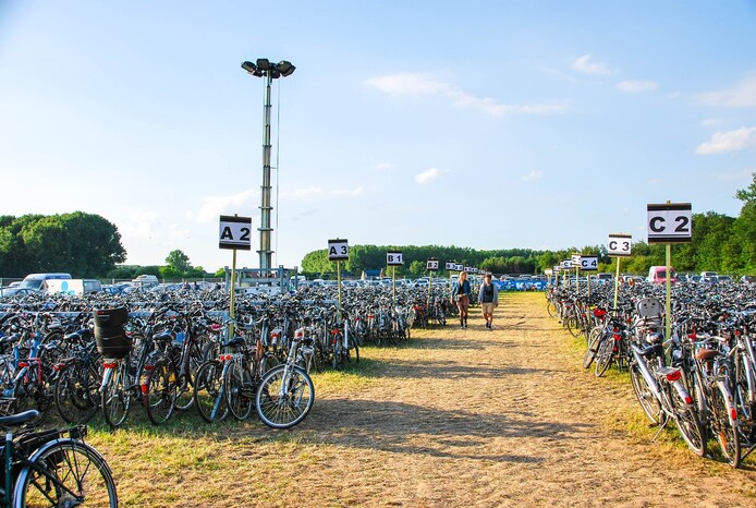 De grote Rock Werchter-parkeergids: “Op deze plek kan je je wagen zelfs nog gratis kwijt” | Rock ...