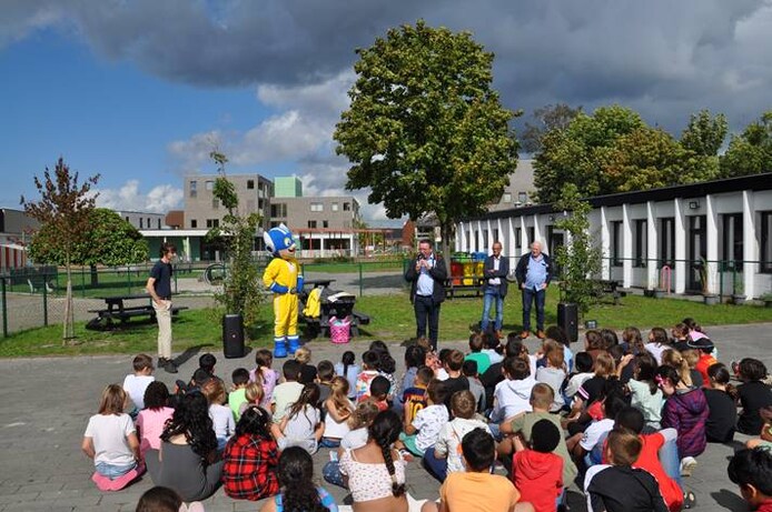 Hechtel-Eksel stimuleert kinderen om te voet of met fiets naar school ...