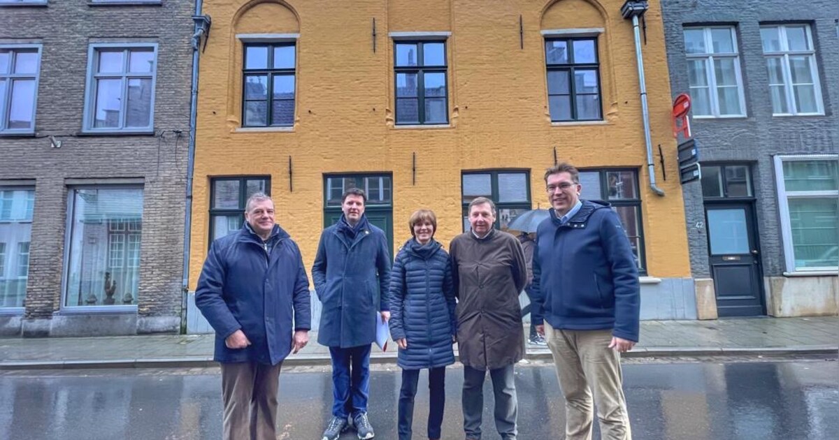 Dit pand werd gerestaureerd met premie voor ‘kunstige herstellingen’: “Voor de kleur van de ...