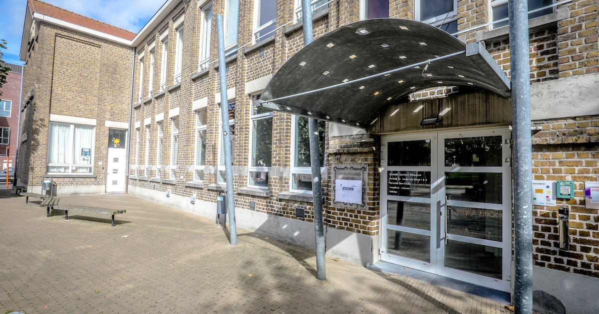 Voorleesavond in bibliotheek van Oudenburg | Oudenburg | HLN.be