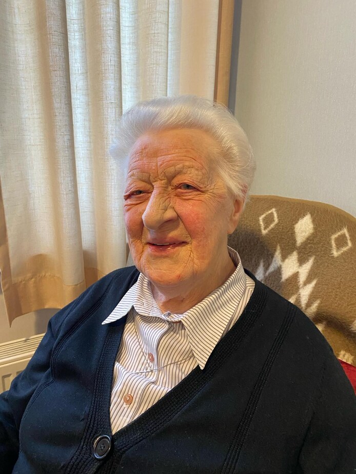 Ook familie viert 100ste verjaardag van zuster Dora: “Eerste non met ...