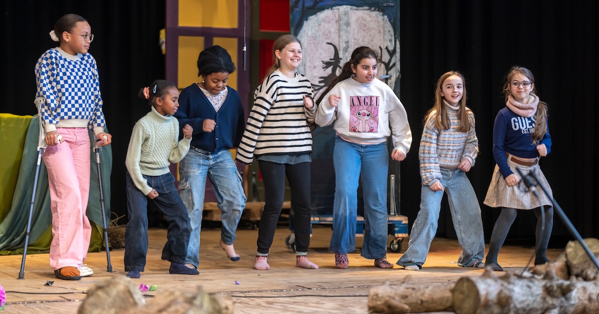 Leerlingen Basisschool Atheneum op de planken met eigen ...