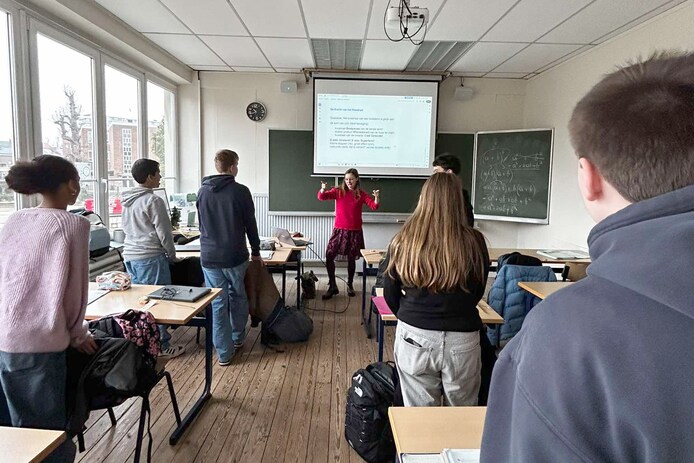 Via Tienen en ART laten de lessen wiskunde swingen met Kunstkuur ...