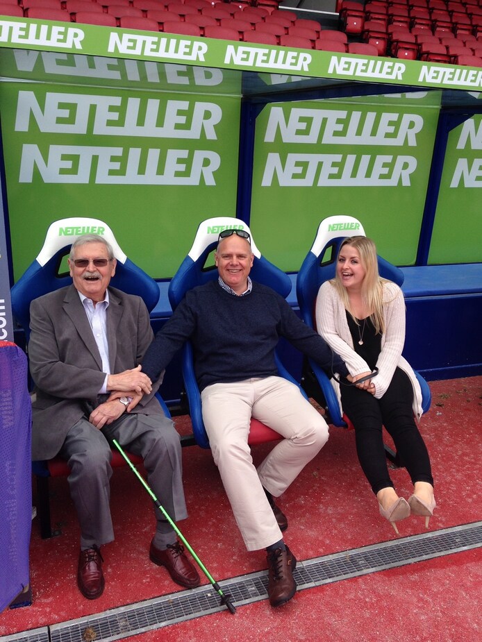 Zoon van radiolegende Roger Simons (93): “Een echte Brit werd hij niet ...