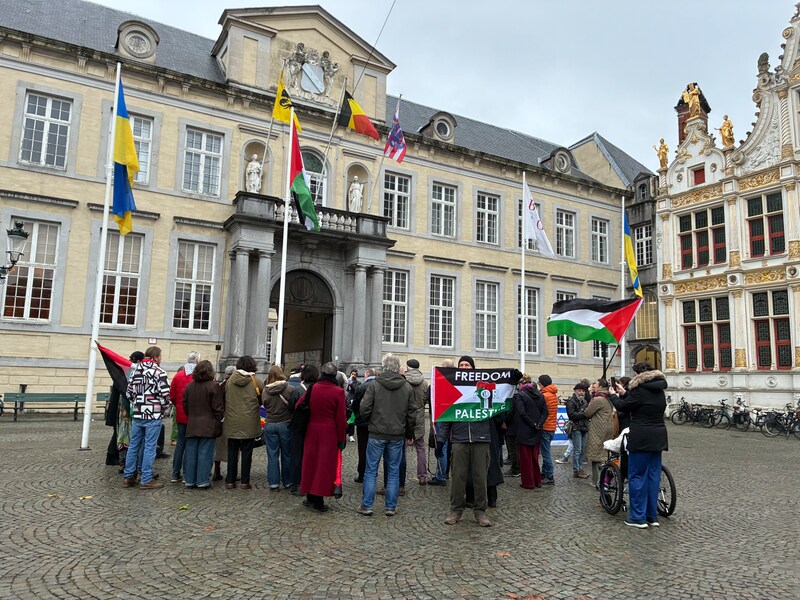 Geen krijtactie, maar wel een Palestijnse vlag op de Burg in Brugge ...