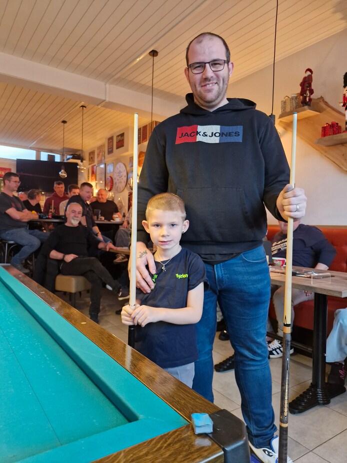 KIJK. Amper 5 jaar, maar Tyziano speelt golfbiljart als een volwassene ...
