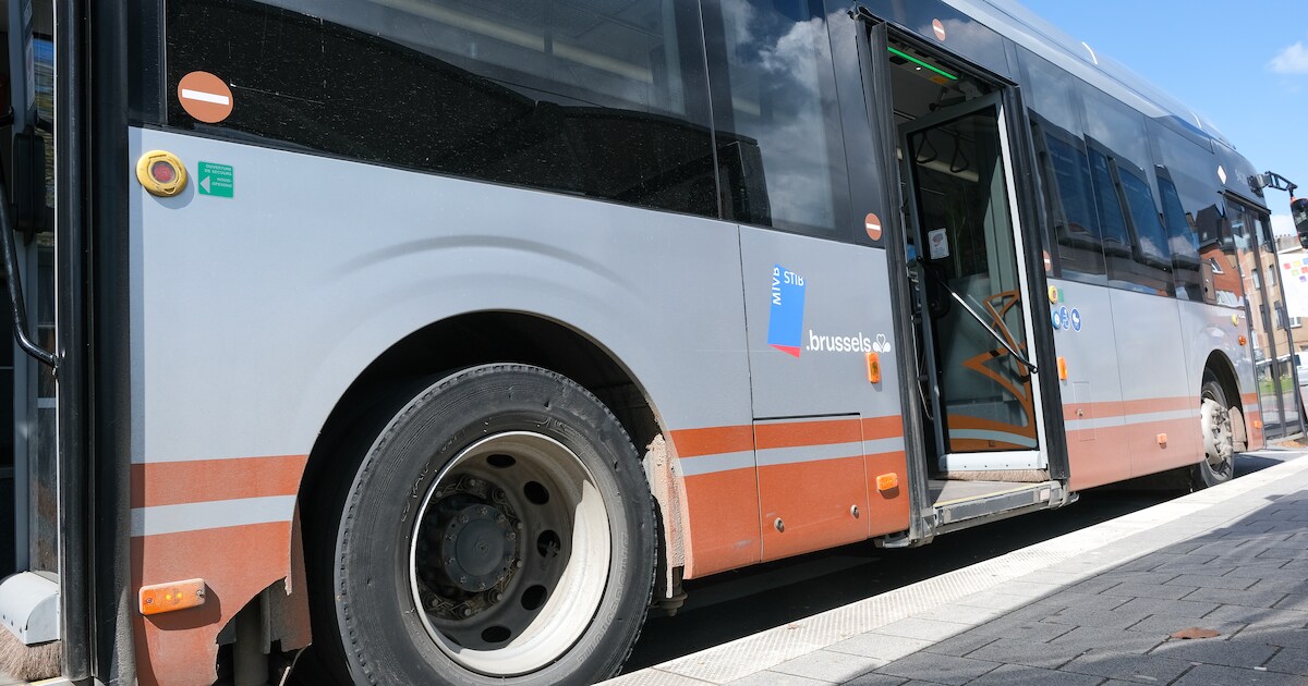 MIVB zal zijspiegelcamera’s installeren op bussen | Brussel | hln.be
