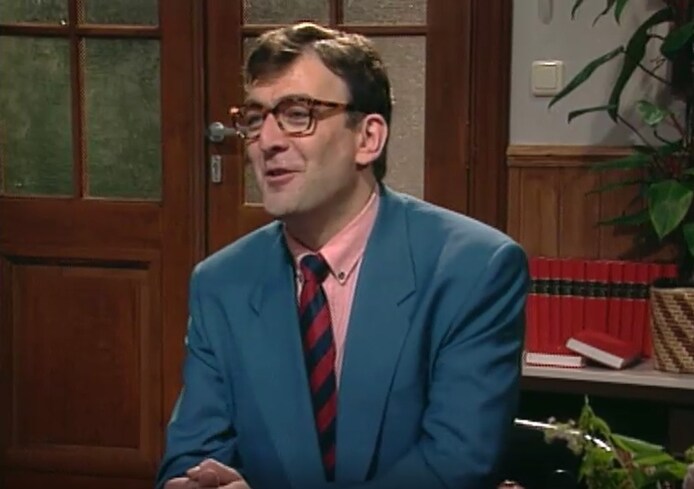 “Hij liet zelden bezoek toe in zijn appartementje”: Frank Dingenen (74) leefde om te entertainen ...