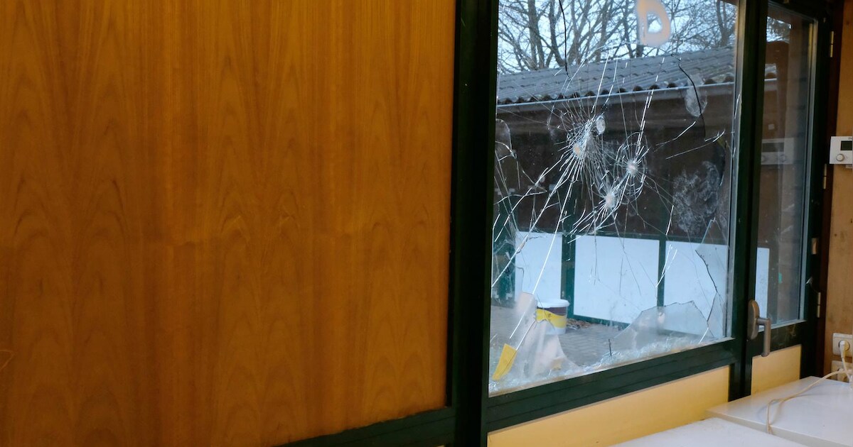 Ruiten Sint-Theresiaschool Rollegem ingegooid door vandalen: jongste ...