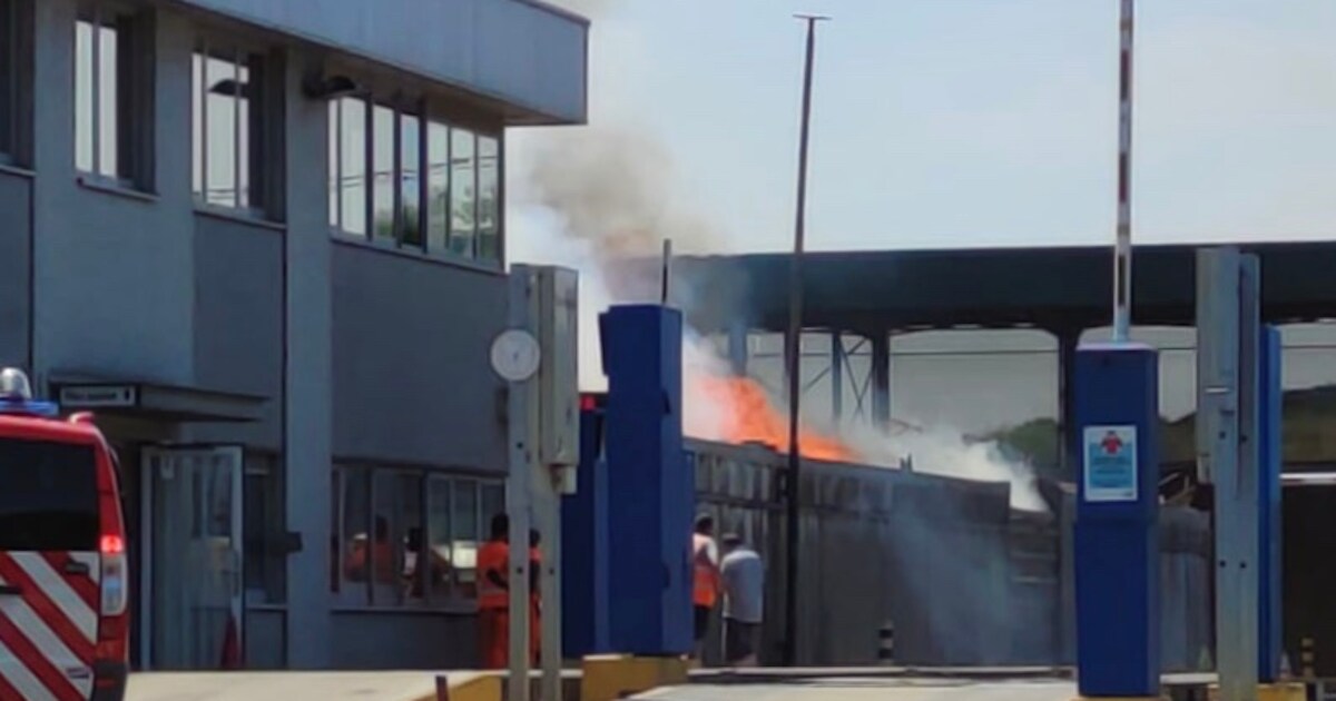 Geen gevolgen voor recyclageparken na grote afvalbrand bij IMOG ...