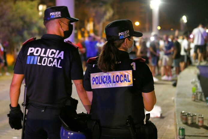 Nederlandse rapper aangehouden op verdenking verkrachting | Buitenland ...