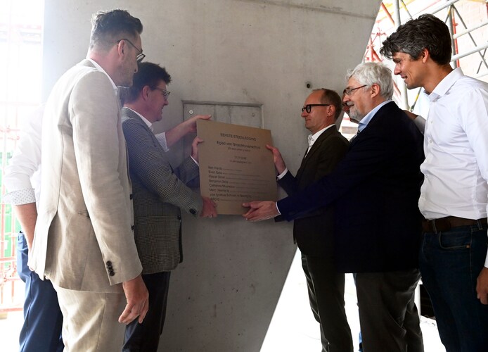 Eerste steen nieuwe Egied van Broeckhovenschool gelegd: “Op termijn ...