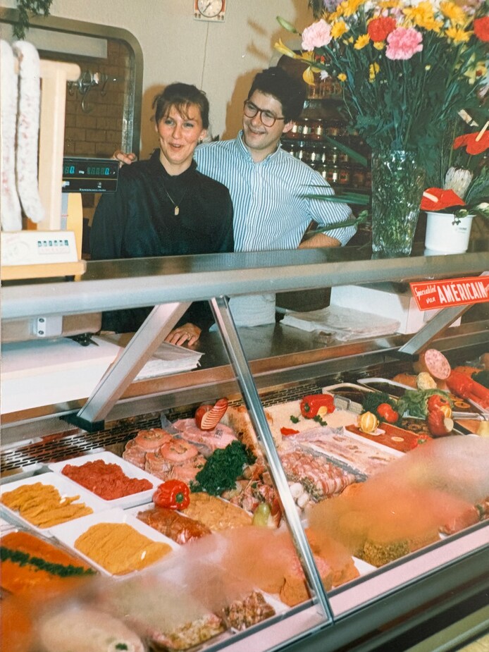 Slagerij ‘t Charcuterietje in Kuurne viert 65ste verjaardag: “Onze papa zou trots zijn dat we de ...