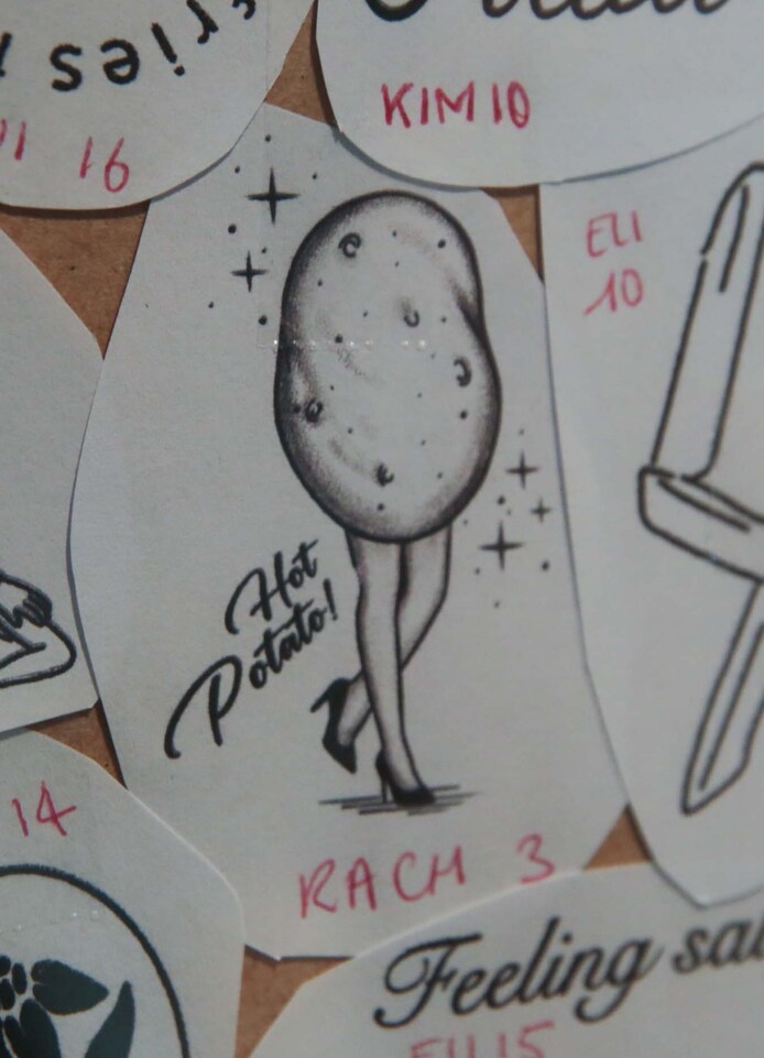 28 medewerkers van aardappelverwerker Agristo laten ‘patatjestattoo ...