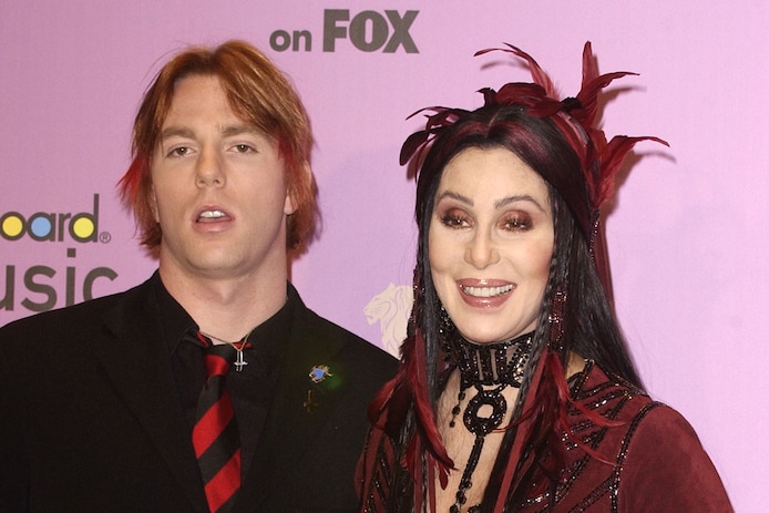 Zoon van zangeres Cher opgenomen in ziekenhuis met overdosis ...