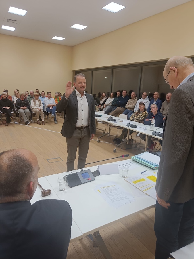 Philip Loots (N-VA) maakt droom waar en is officieel burgemeester van ...