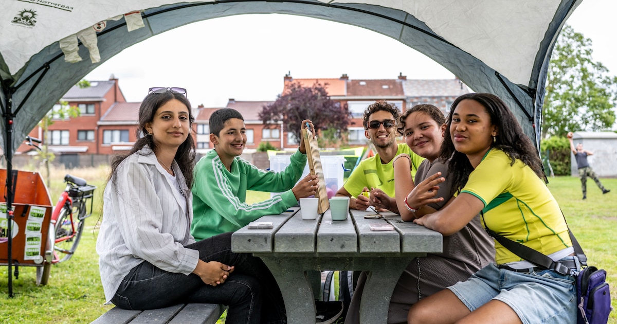 Aftrap voor mobiele speelpleinwerking Vollen Bak in wijk Keur ...