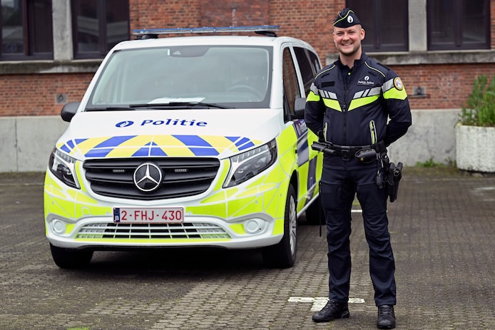 KIJK. Dit wordt het nieuwe uniform van de politie: zichtbaarder ...