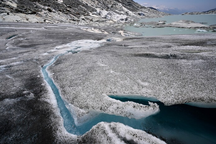 Smeltende gletsjers dragen nog meer bij aan klimaatopwarming dan ...