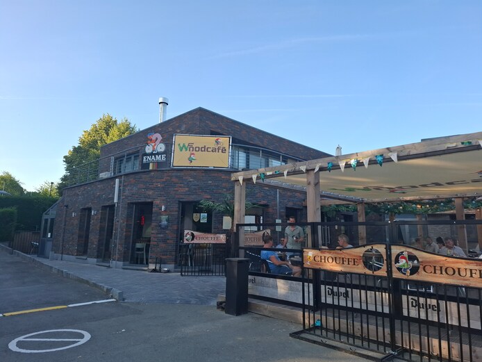 RESTOTIP. Woodcafé: lekkere brasseriegerechten op top van de Bosberg ...