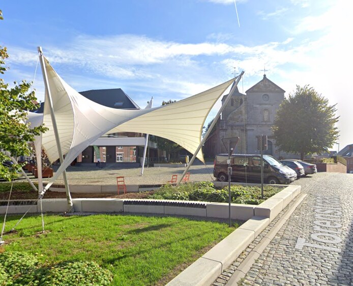Zeil op dorpsplein in Gooik wordt vervangen door extra groen | Gooik ...