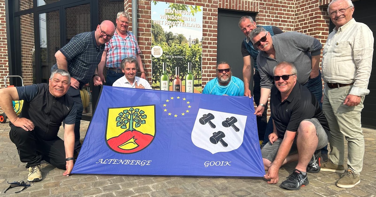 Fietsers uit Altenberge ontvangen in Gooik na tocht van bijna 400 km ...