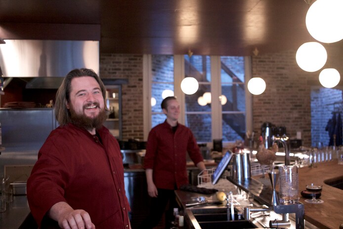 Sam D'Huyvetter van Bar Bask neemt de keuken van cocktailbar Little Red Rooster voor een dag ...