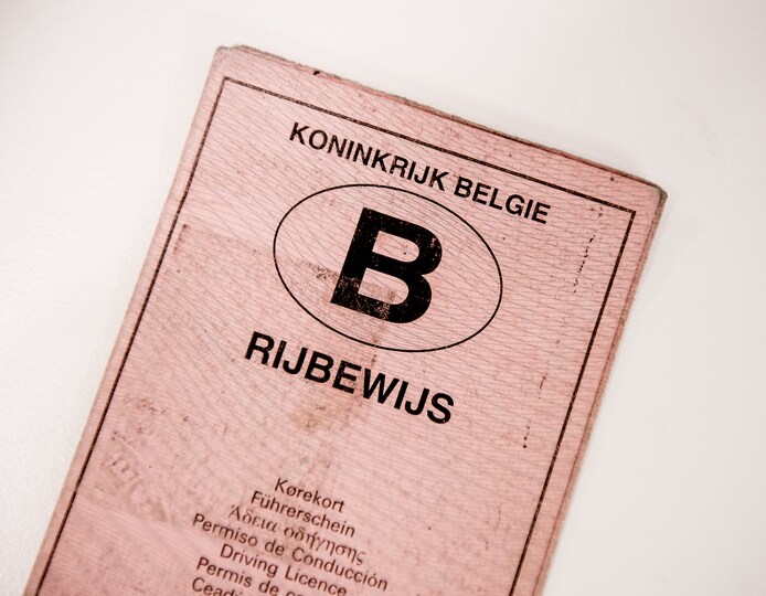 Automobilist rijdt al 12 jaar zonder geldig rijbewijs rond: “Ik kreeg ...