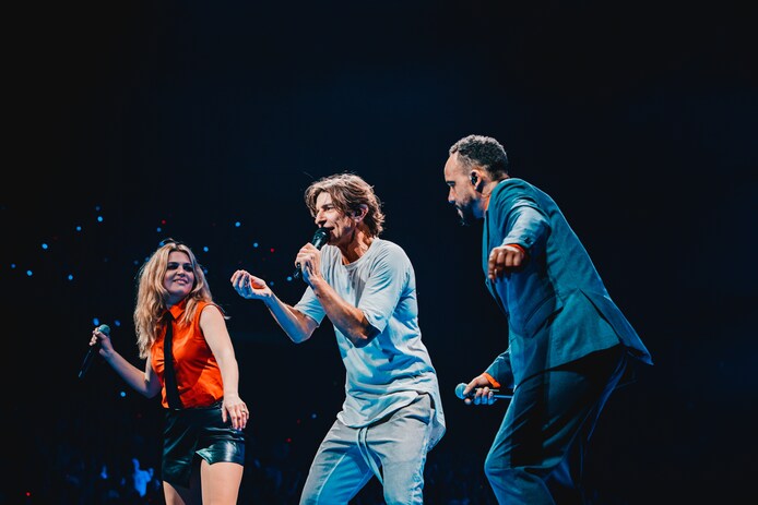 “Ik ben niet zo preuts”: sexy Billie Leyers steelt de show bij ...