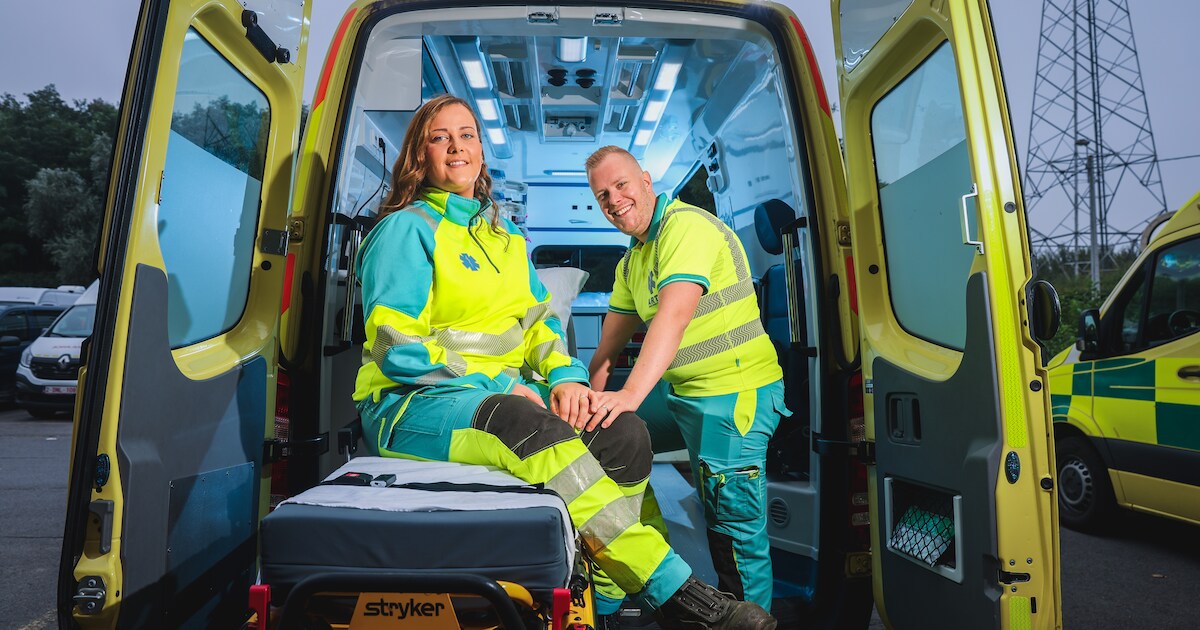 Wie zijn 'Poepie' en 'Muis', het ambulancierskoppel uit de nieuwe VRT ...