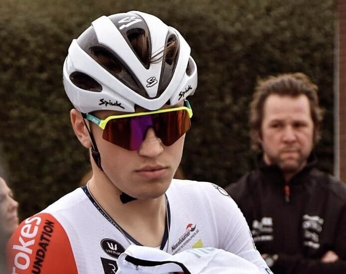 Yorick Slaets tijdje out na zware valpartij in GP Vermarc: “Mijn menu ...