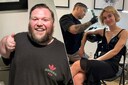 BV 24/7. William Boeva behandeld voor hernia en duurzame merch en ...
