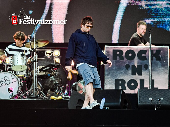 KIJK. Meezingmoment op Rock Werchter: heel het festivalterrein brult ...