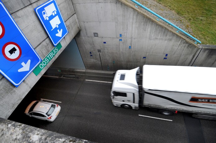 Veel pechgevallen in de Westerscheldetunnel: feit of fabel ...