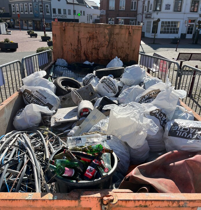 Lichtervelde stelt verzameld zwerfvuil nog even tentoon | Lichtervelde ...