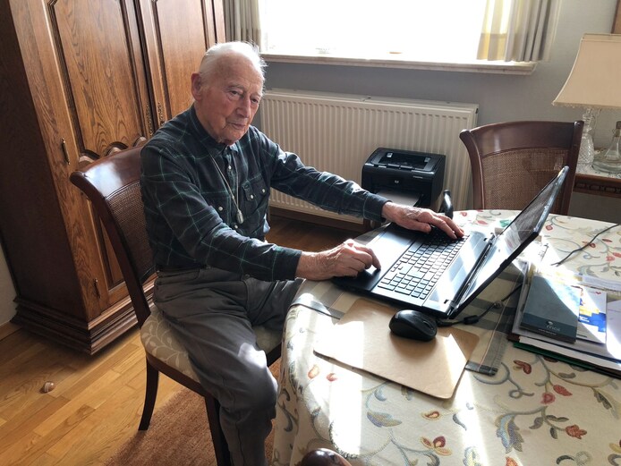 25 jaar Knoppeliers, de senioren die lesgeven over alles wat knoppen ...