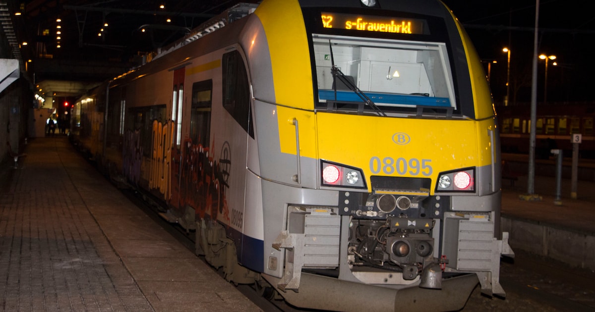 Treinreizigers meer dan drie uur vast in koude wagon: “Ze kregen ...