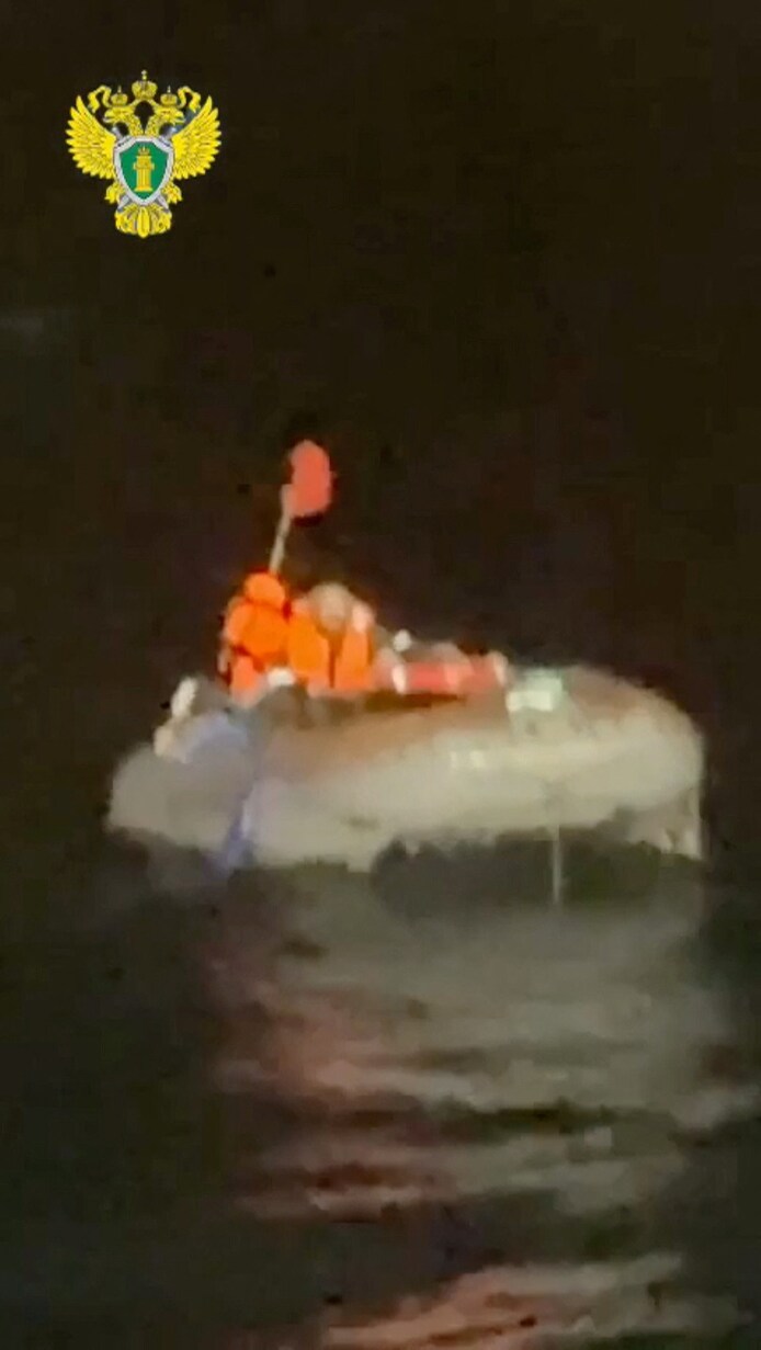 Russische man na 67 dagen gered uit ijskoude Zee van Ochotsk: “Hij was ...