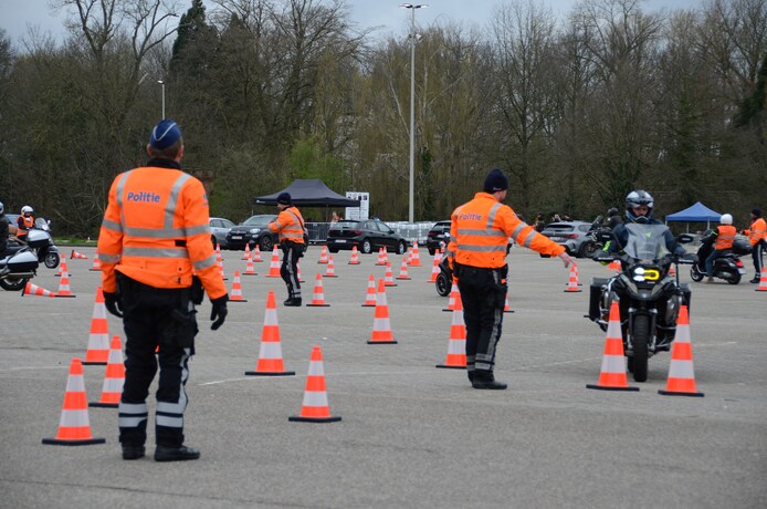 Behendig en veilig de weg op tijdens de Dag van de Motorrijder | Asse ...