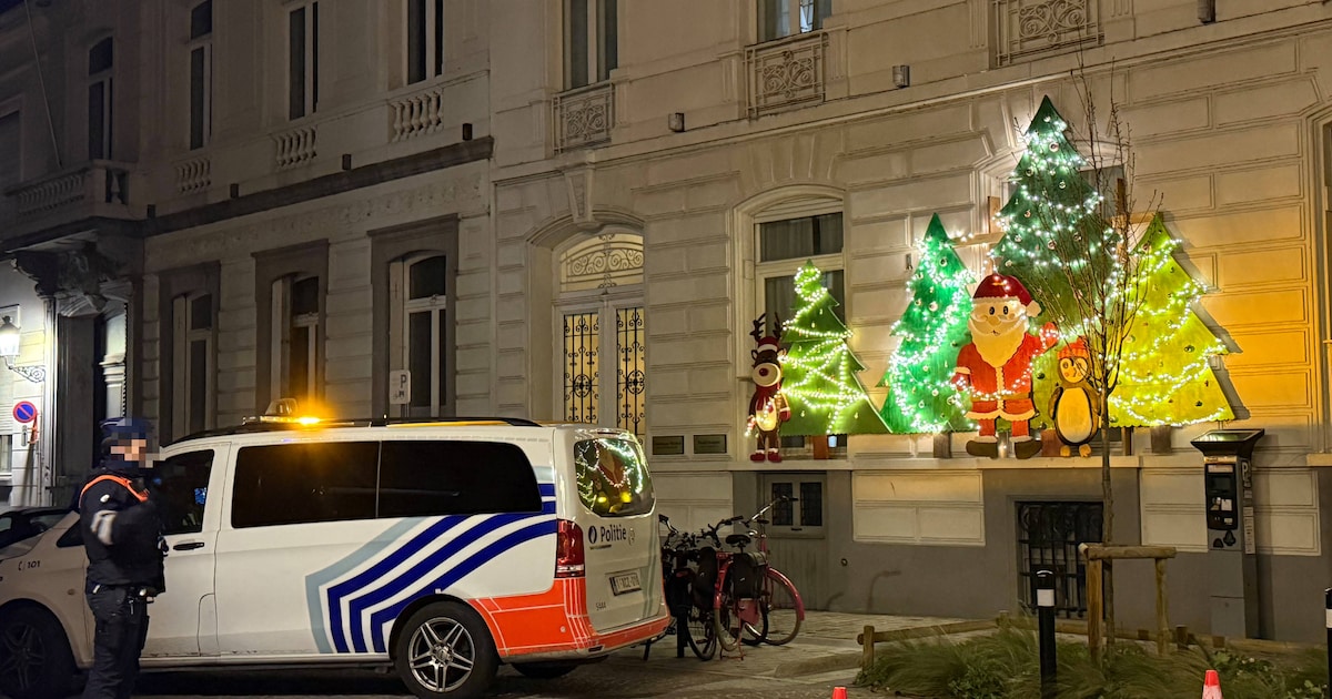 Man (40) buiten levensgevaar nadat politie hem neerschiet op kerstavond ...